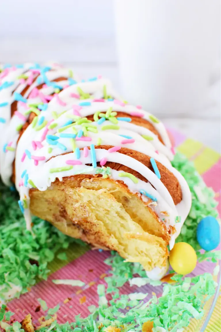 This Cinnamon Roll Bundt Cake Makes the Best Easter Brunch