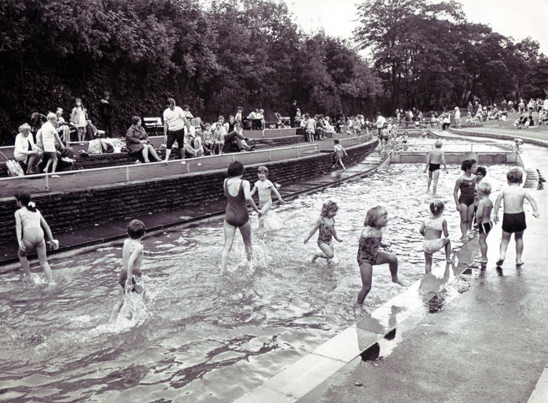 Summer smiles in the 70s: 21 great retro pictures show how Sheffield ...