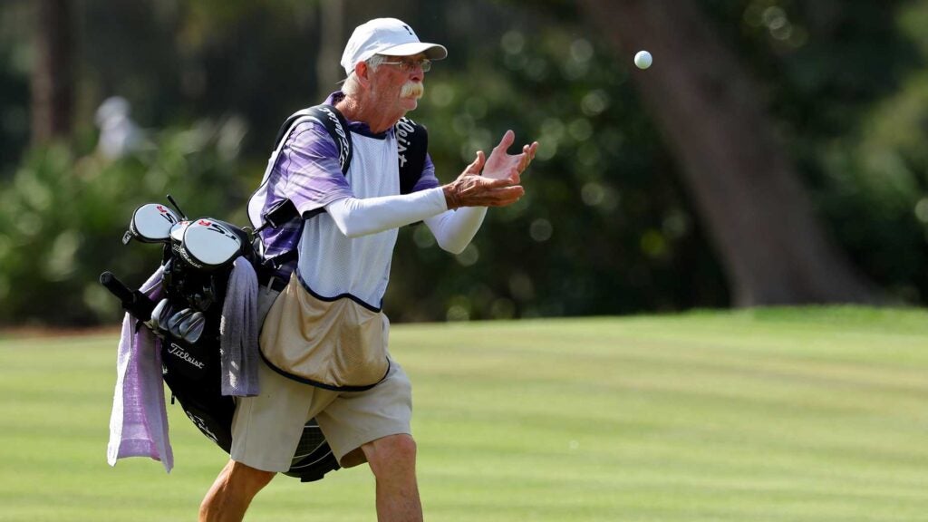 The right (and wrong) way to rake a bunker, according to a legendary caddie