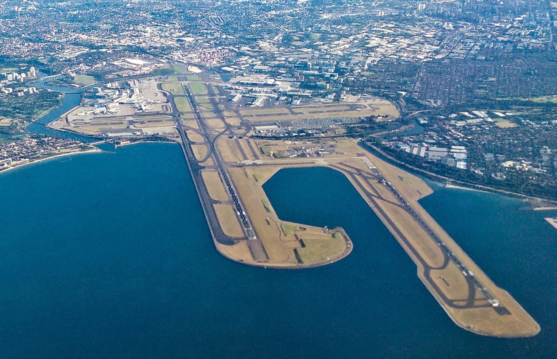 Famous world airports then and now in amazing pictures