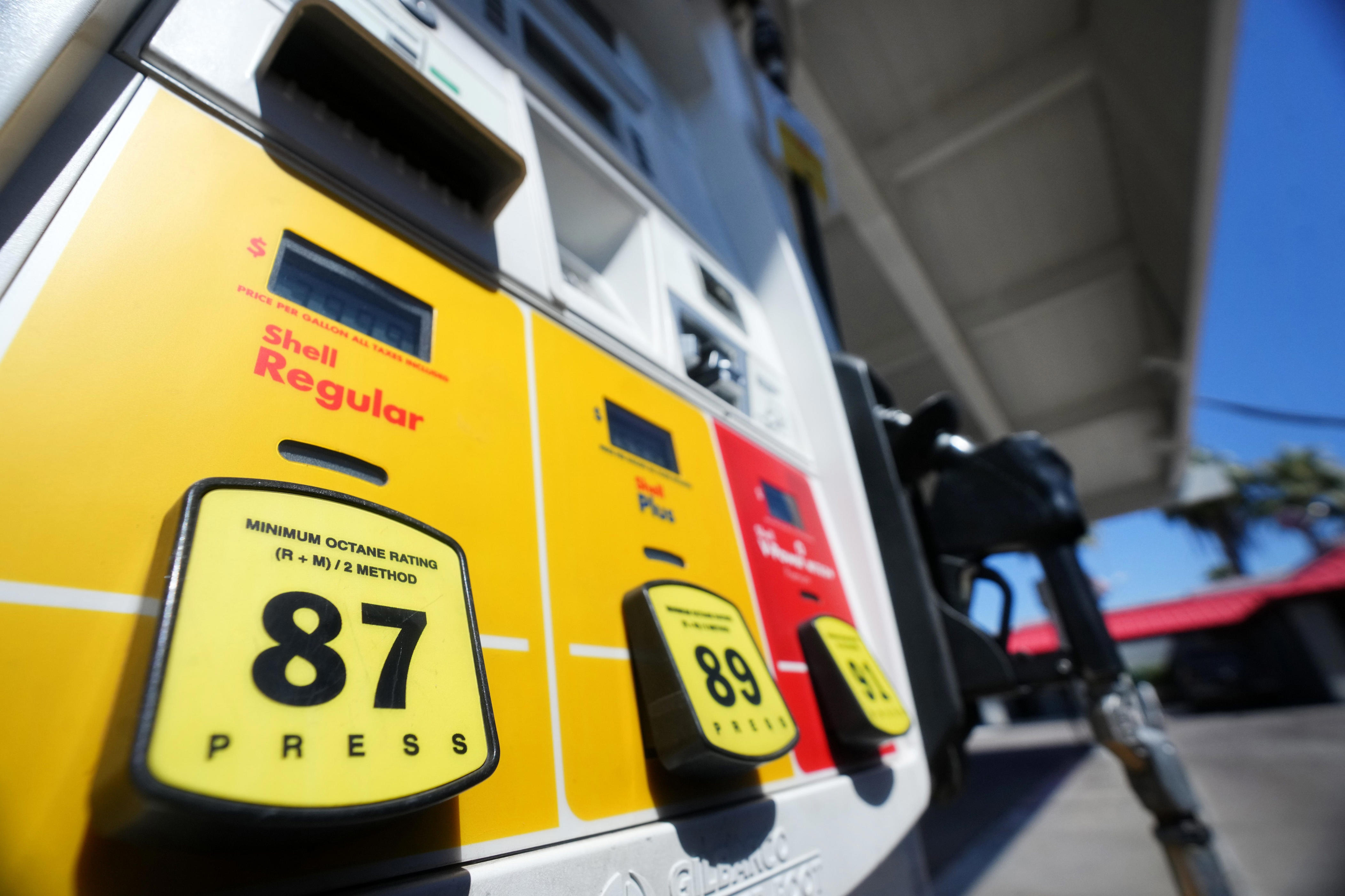 Want to know how to get cheap gas in Arizona? Try these 6 tools, tips ...