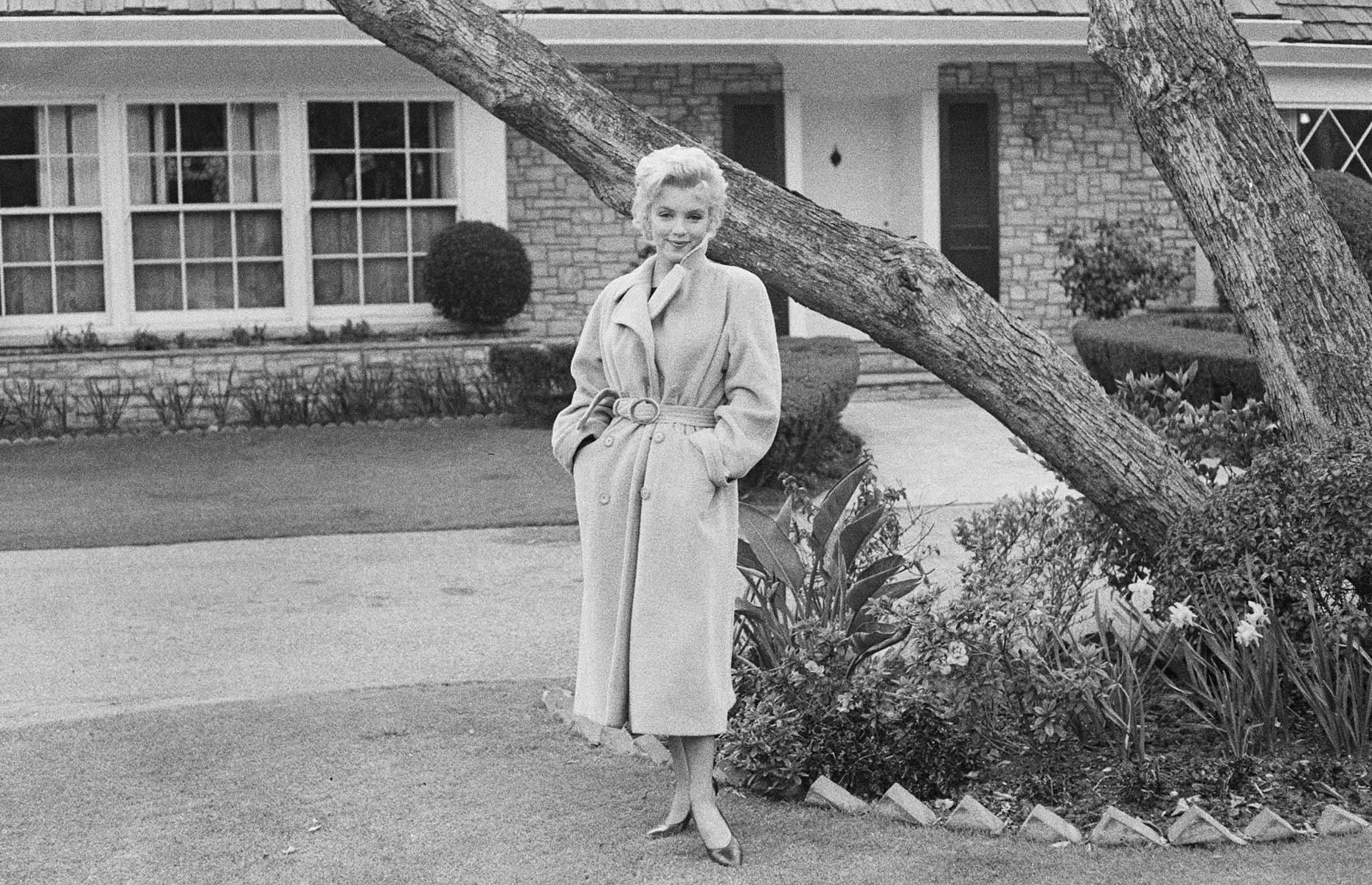 Rare photos reveal Marilyn Monroe's life through her beautiful homes
