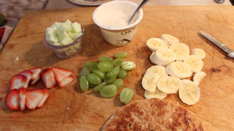 This Is A Light And Delicious Breakfast Option - Cinnamon Toasted Fruit ...