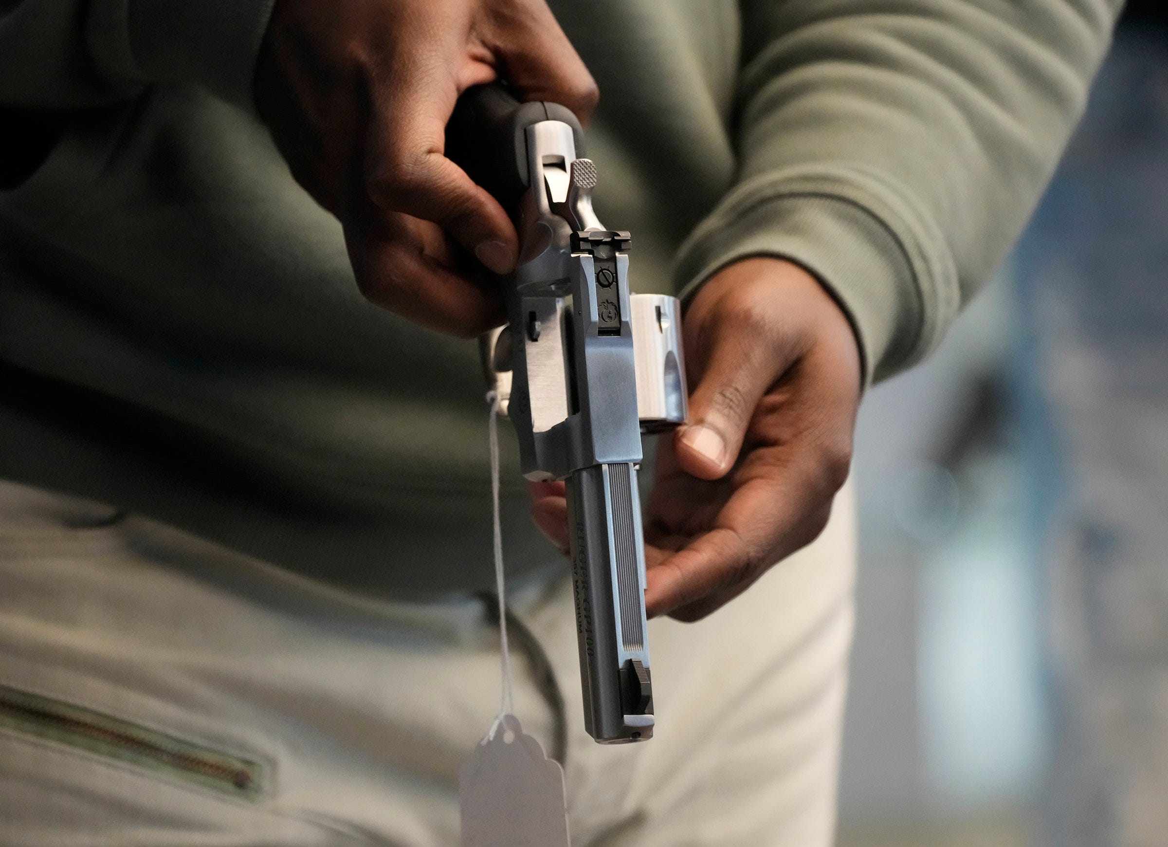 Man pleads guilty to killing security guard trying to break up argument ...