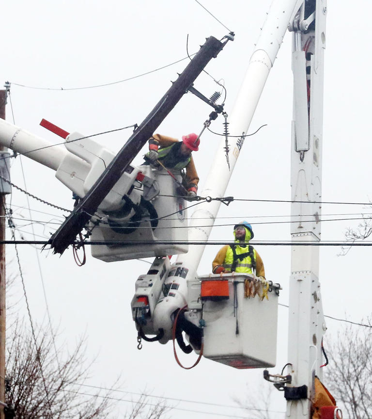 Utility companies working to restore power in Hudson Valley Feb. 17 ...