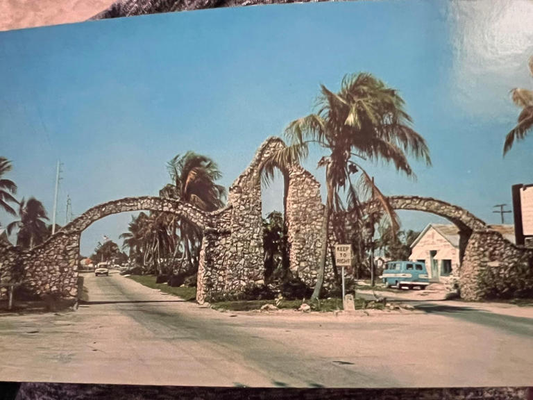 No tourists and an empty beach: Remembering a Fort Myers Beach that no ...