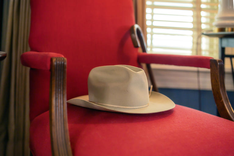 How To Visit The Harry S. Truman Little White House in Key West