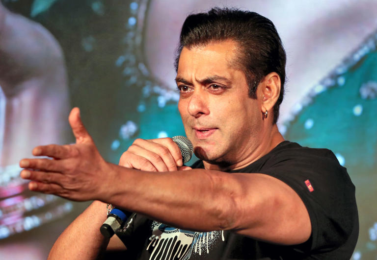 HC grants bail to two men held for `plot' to kill Salman Khan HC grants bail to two men held for `plot' to kill Salman Khan