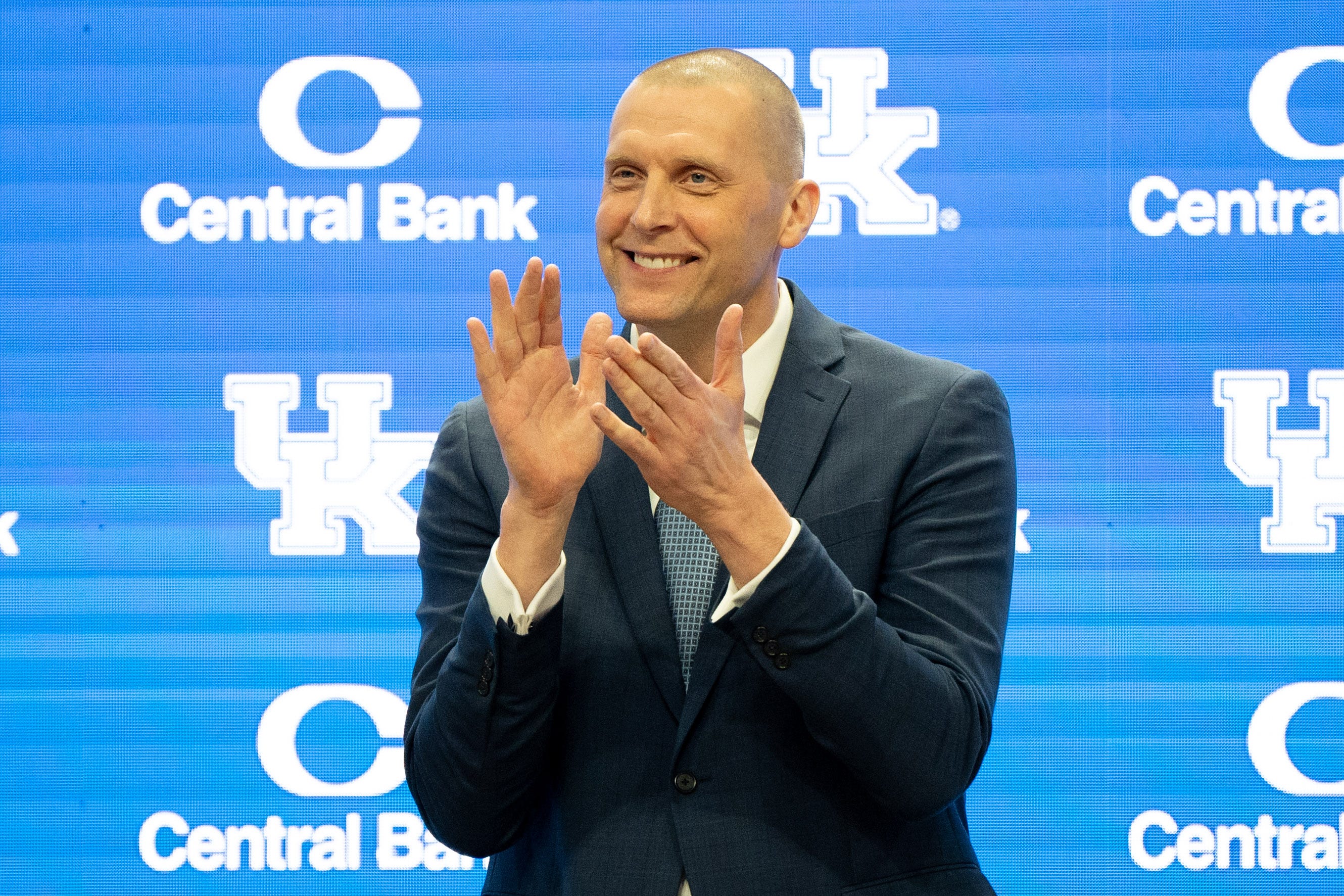 Kentucky basketball recruiting 2025: European big man Andrija Jelavic ...