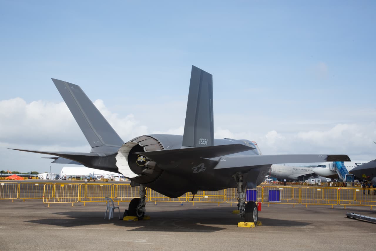 Lockheed Stock Drops on Downgrade. Contract Lost to Boeing Isn’t the ...