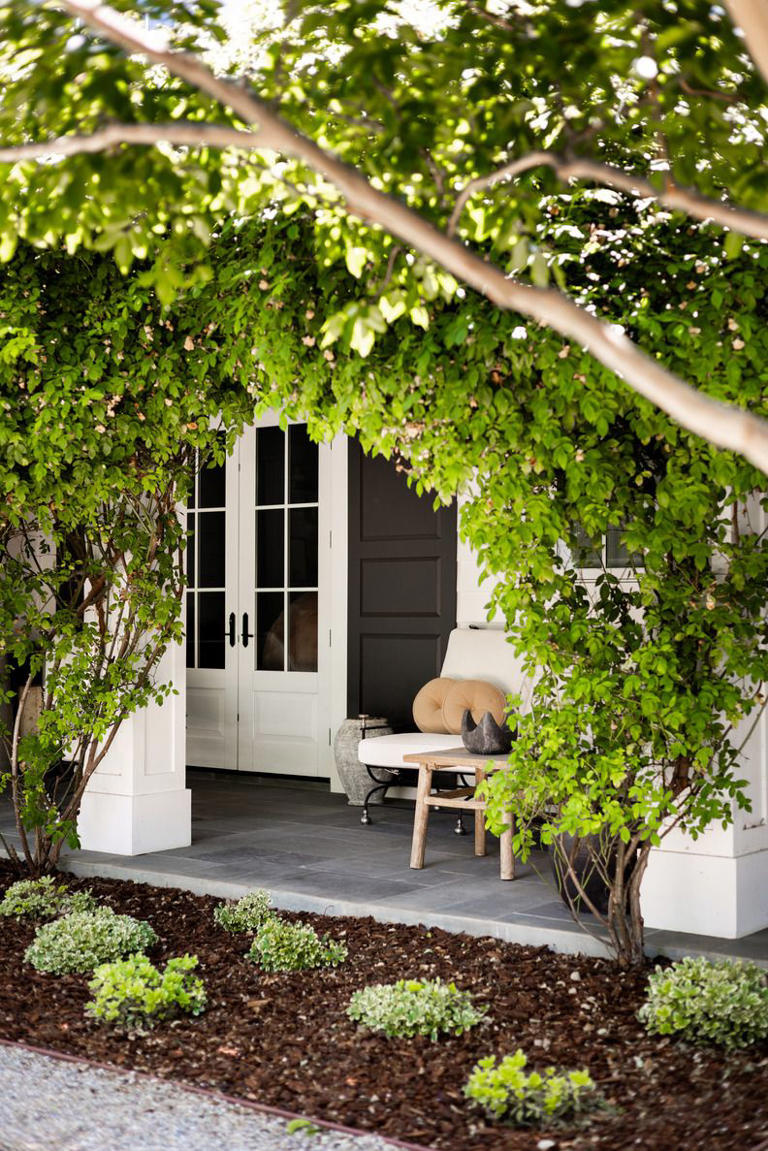 25 easy ideas that instantly boost your home's curb appeal