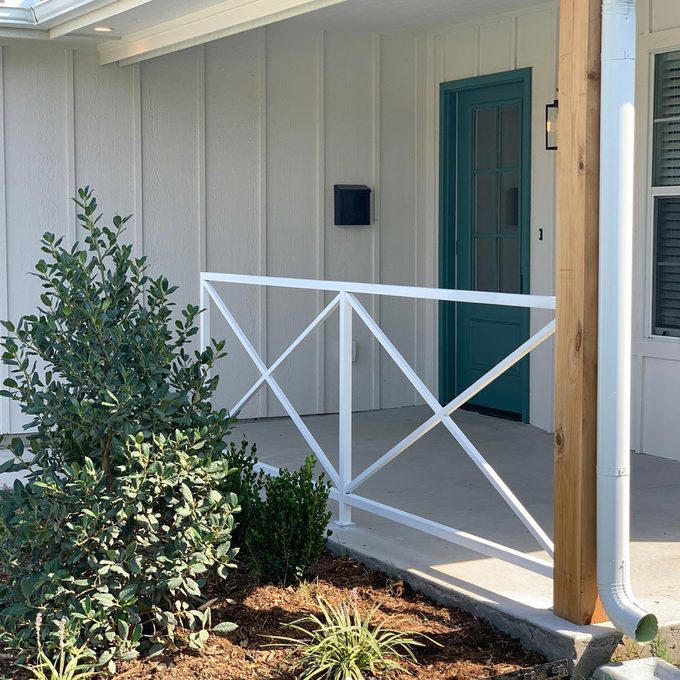 Modern Porch Railing Designs to Elevate Your Outdoor Space with Style