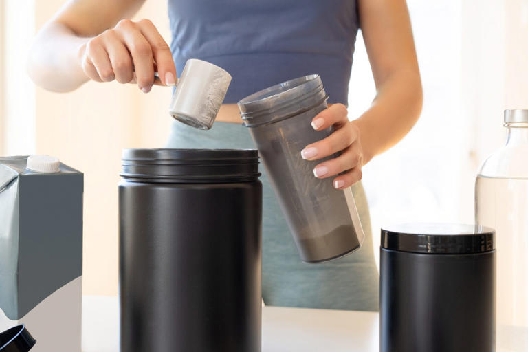 What’s the scoop on protein powder? Nutrition experts share 3 things to ...