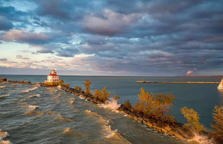 See how an abandoned lighthouse became a dream home