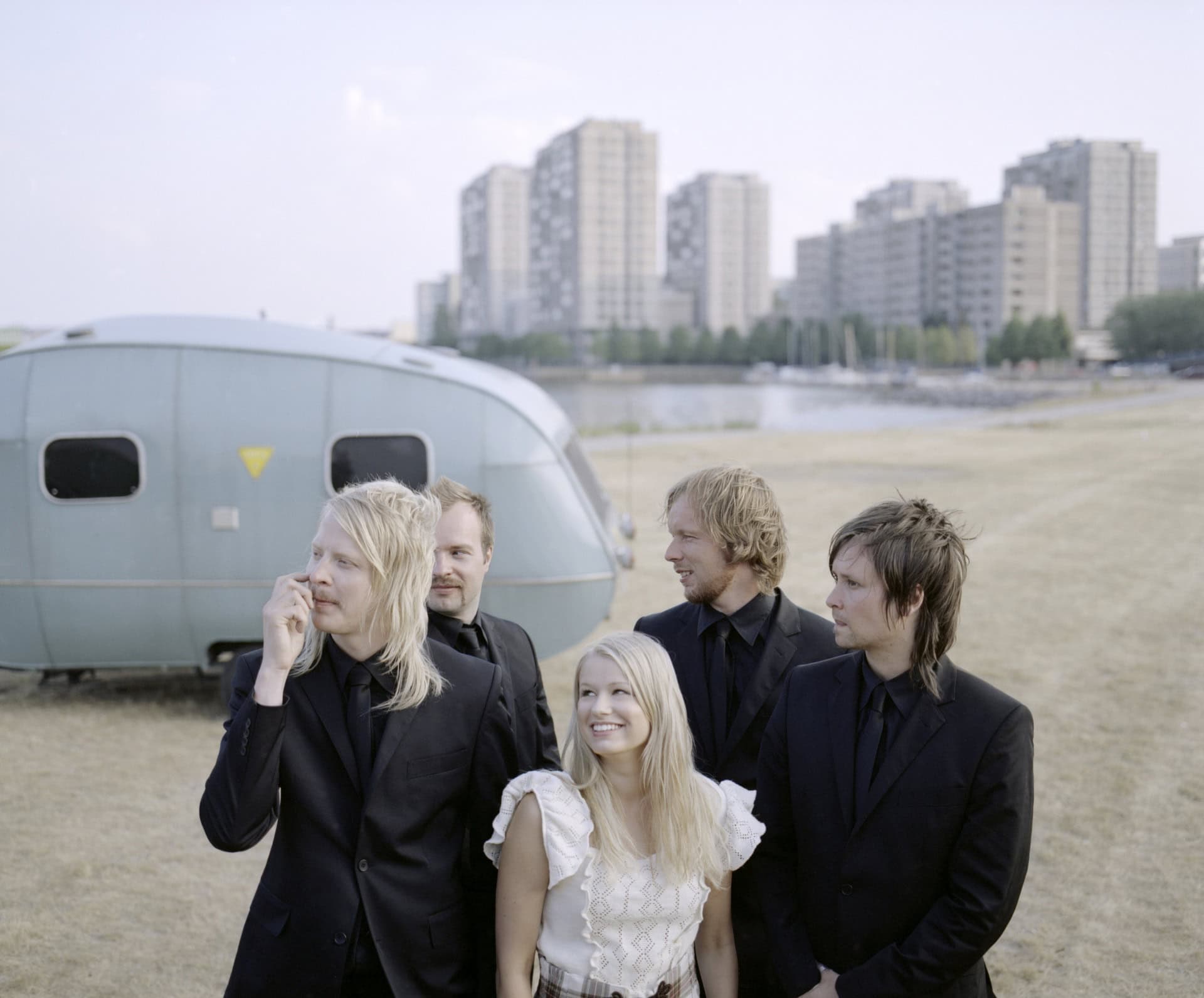 Suomalainen kulttiyhtye teki paluun 20 vuotta debyytistään – nyt on ...