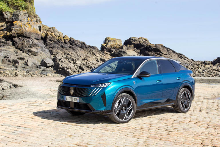 Peugeot dévoile les nouvelles 3008 et 5008 électriques en version 4×4