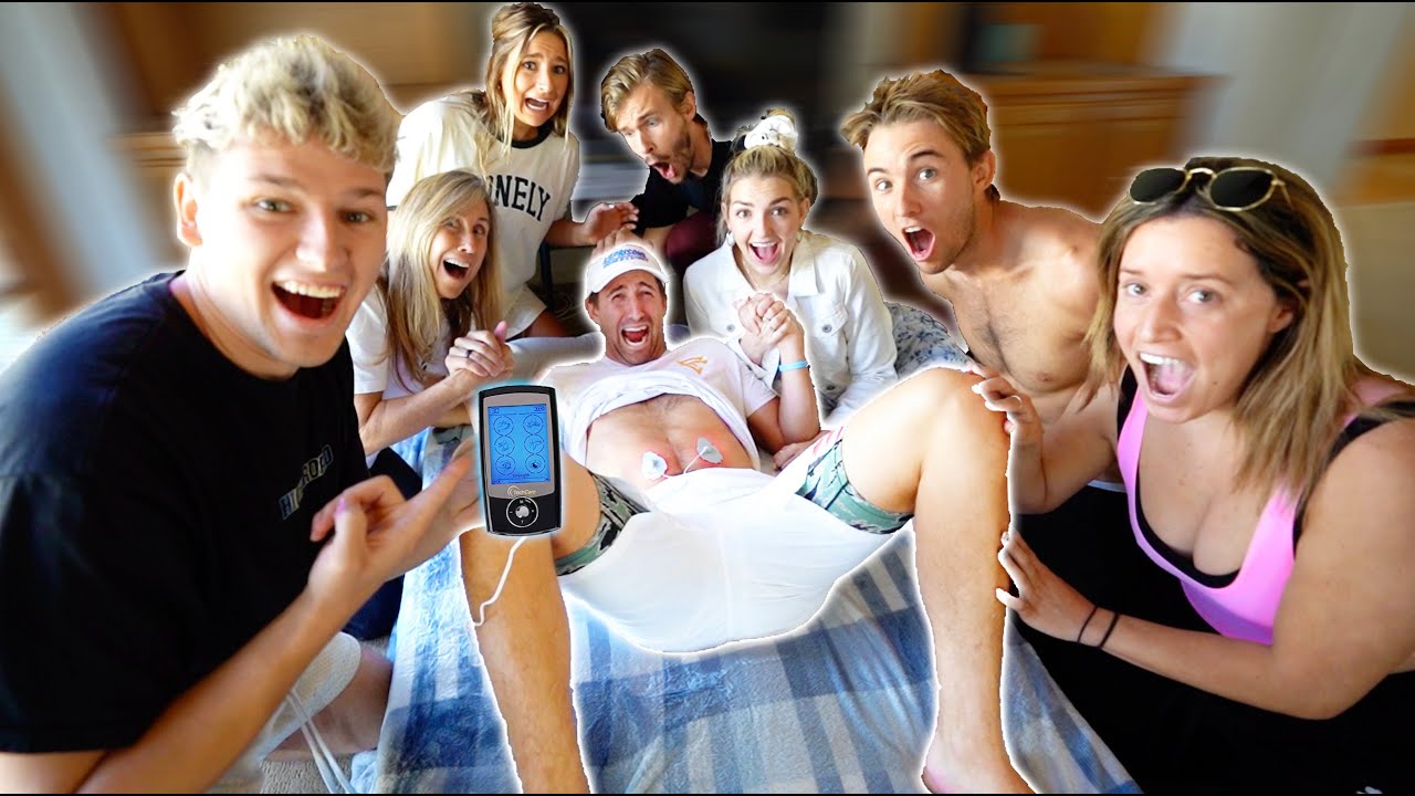 Best Friends Try BIRTH Simulator!