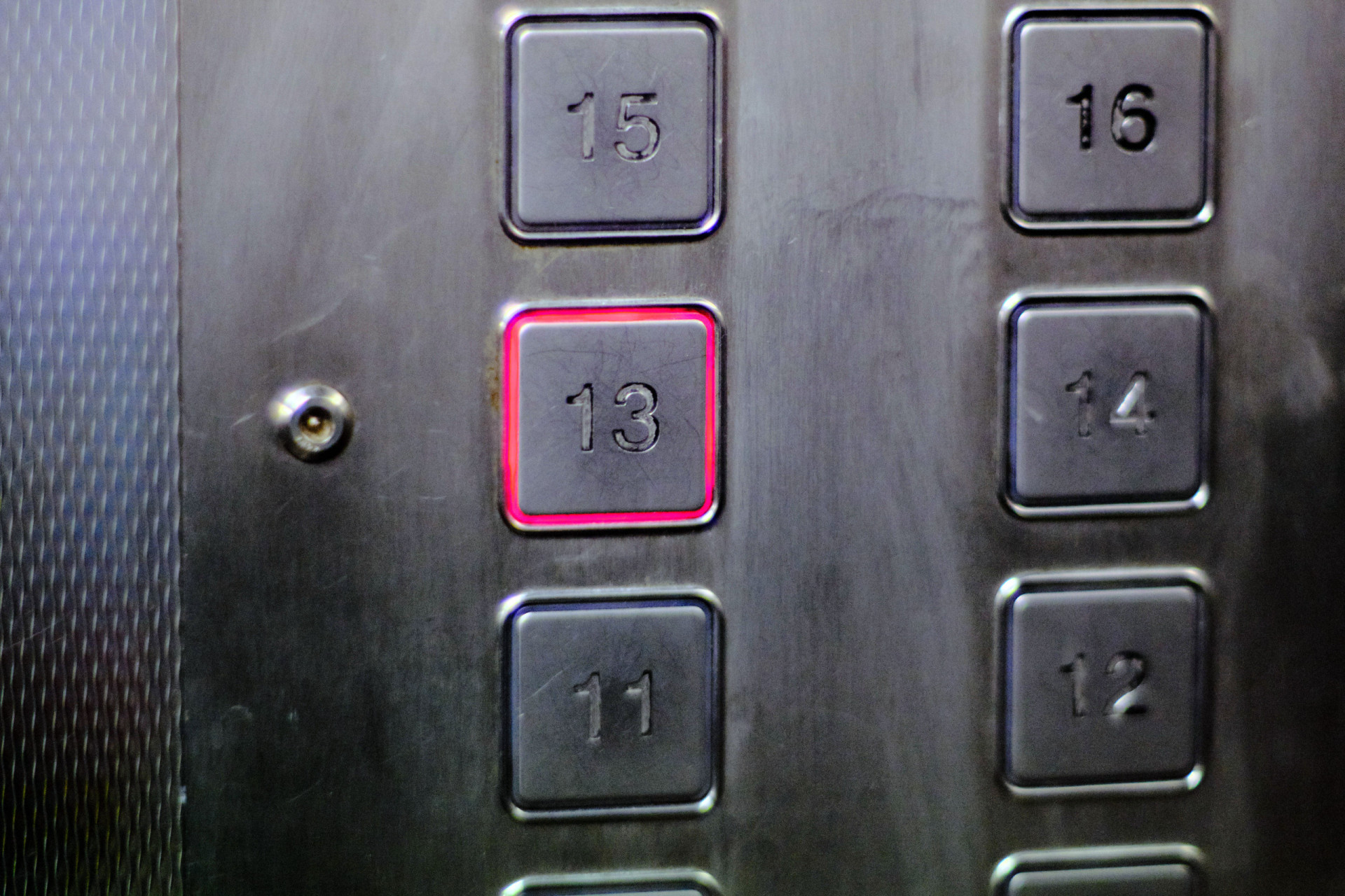 Talet 13: konspirationsteorier och frågor om tur