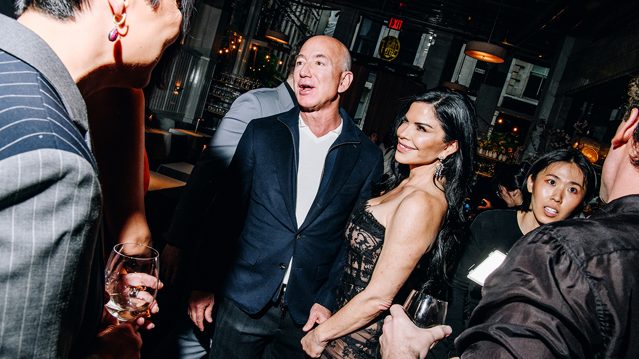 Jeff Bezos, Lauren Sanchez mail out invitations for wedding: report