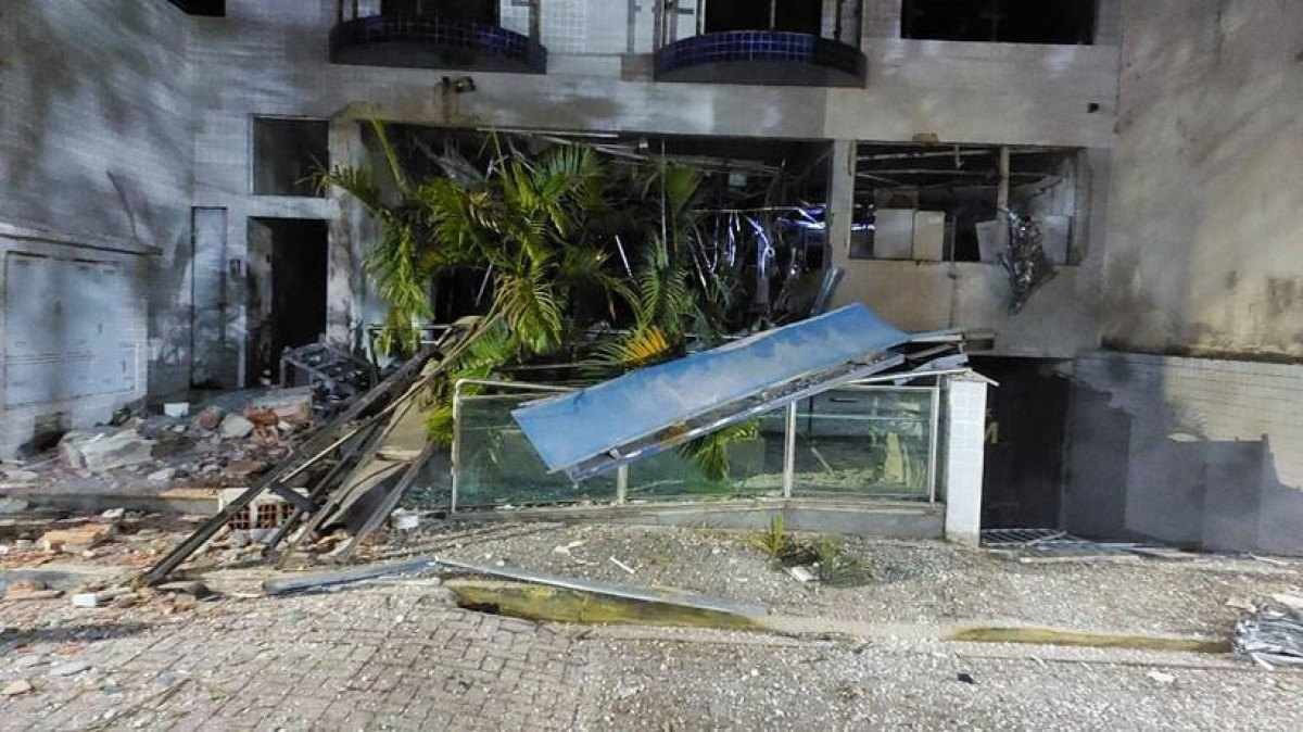 Homem assassina ex-companheira e filha dela e acaba morto Homem assassina ex-companheira e filha dela e acaba morto