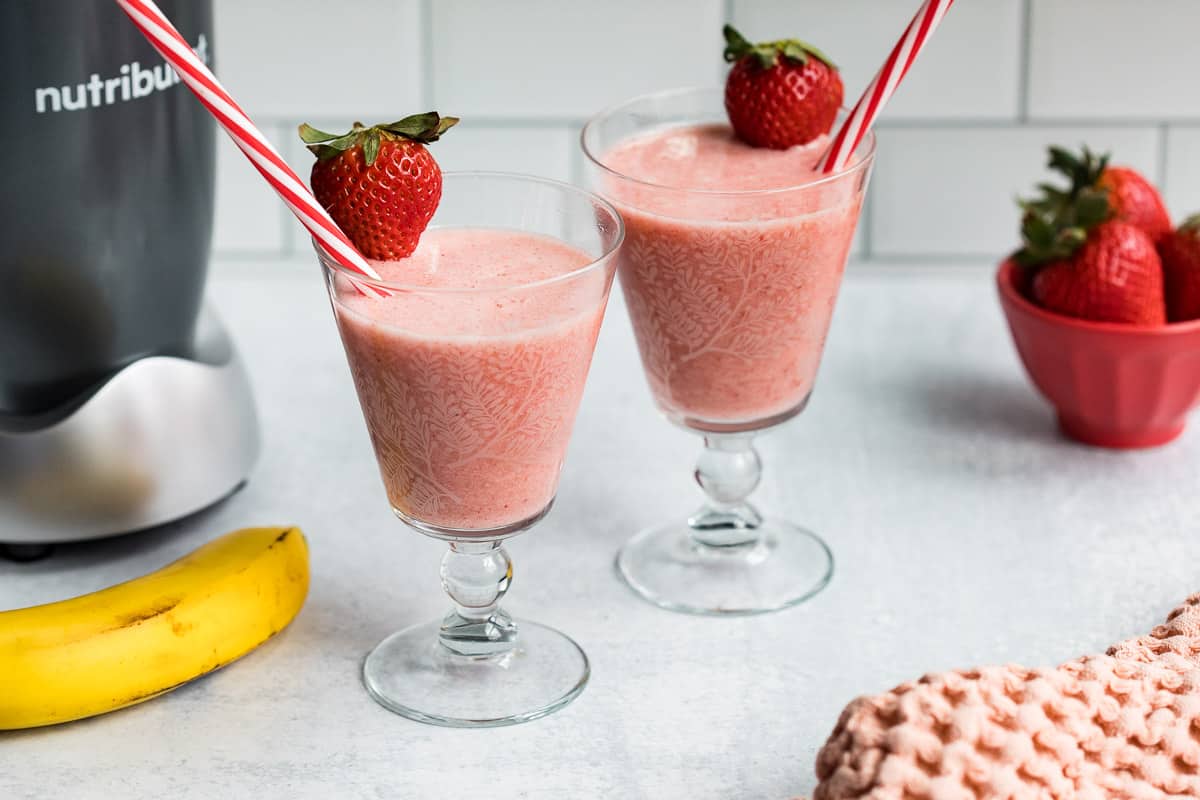 20 Summer smoothies that are almost too pretty to drink