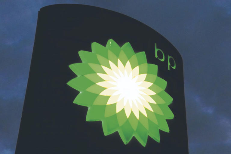 Elliott takes up £3.8bn stake in BP