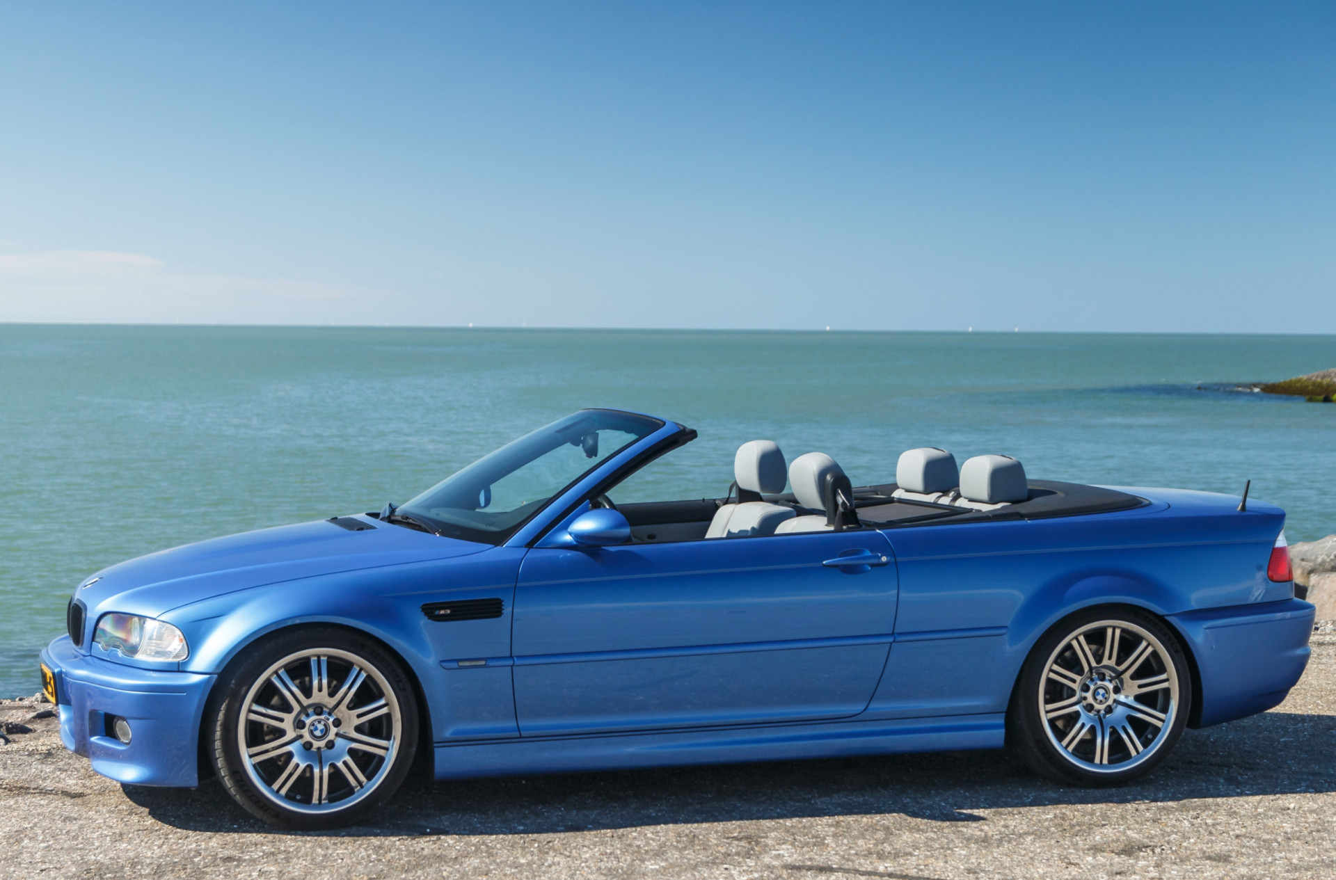 Classic convertibles: iconic drop-top vehicles