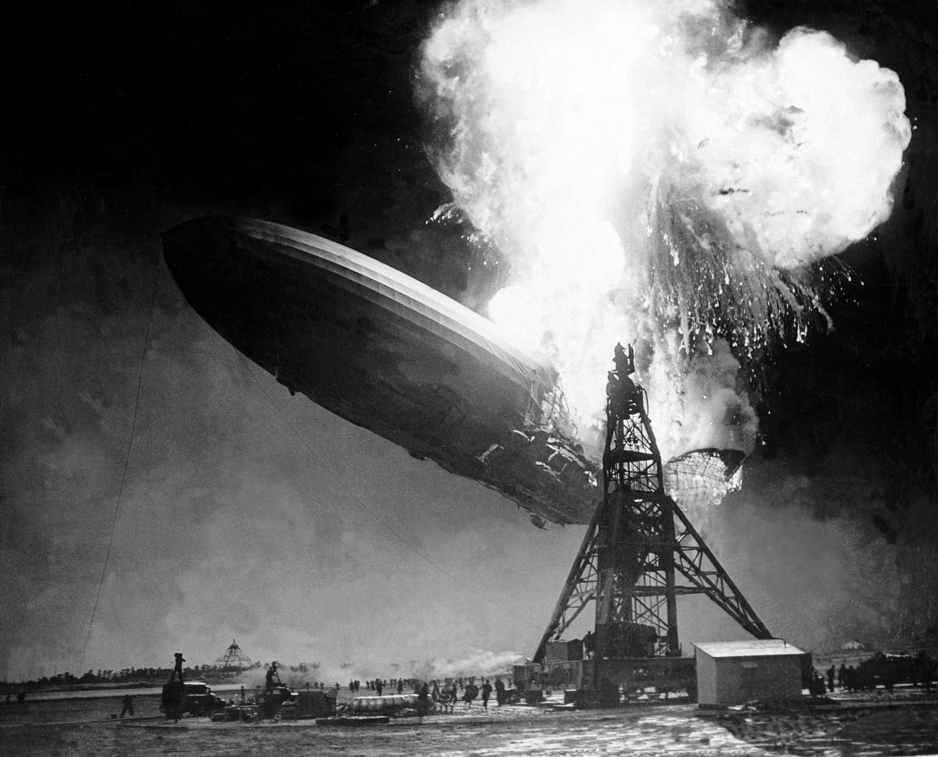 Amazing stories behind famous photographs