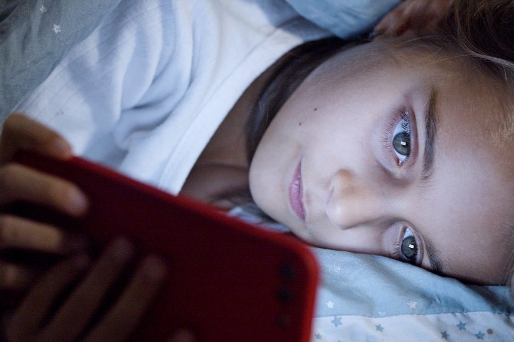 Excessive screen time can trigger mental health issues in children: study