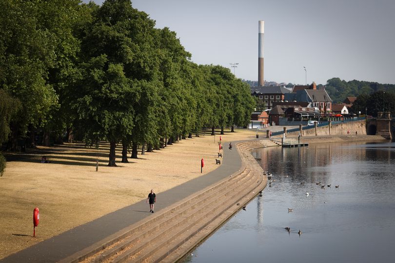 Record-breaking heatwave forecast to hit UK as health warnings issued