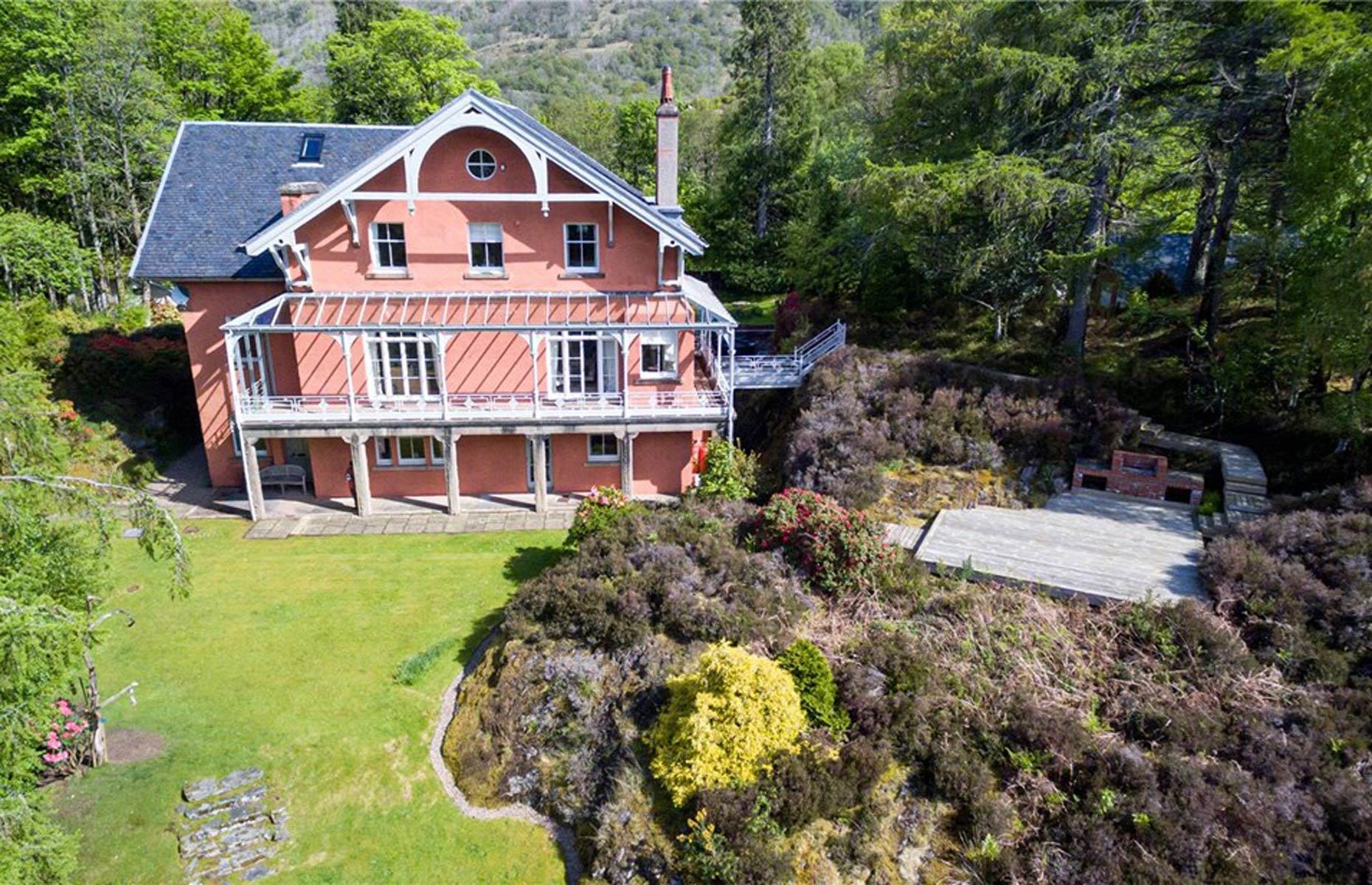 11 isolated homes in the world’s most remote places