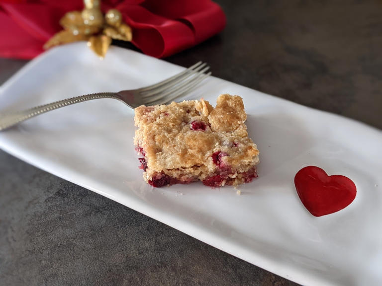 A fresh cranberry cobbler dump cake recipe everyone will love