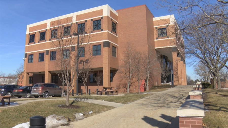 Champaign Co. chief deputy circuit clerk indicted for federal wire fraud