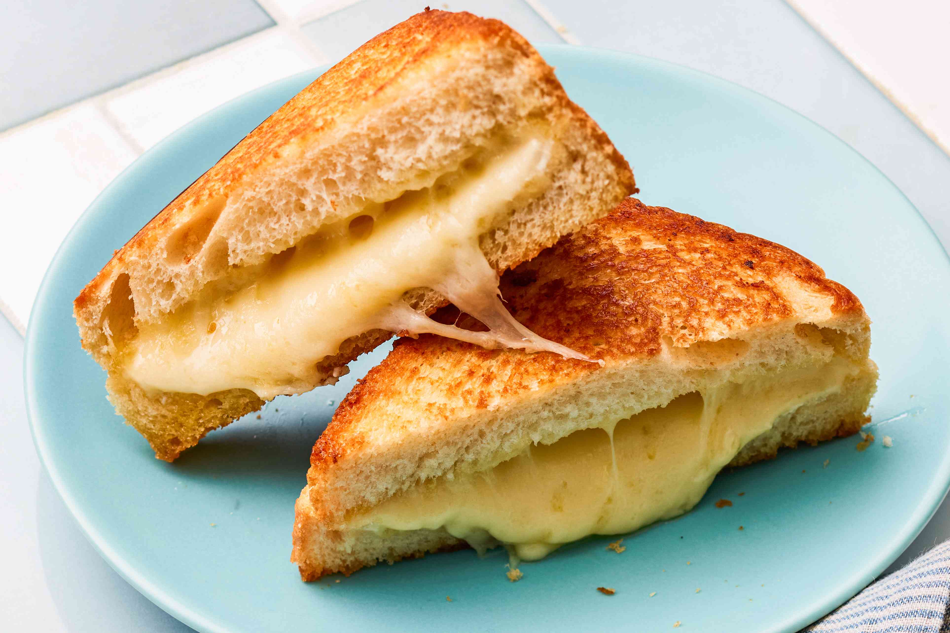 The One Ingredient That Instantly Upgrades My Grilled Cheese Sandwiches