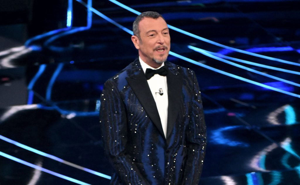 Viva Rai 2, Fiorello legge un fake-comunicato Rai: Viva Rai 2, Fiorello legge un fake-comunicato Rai: