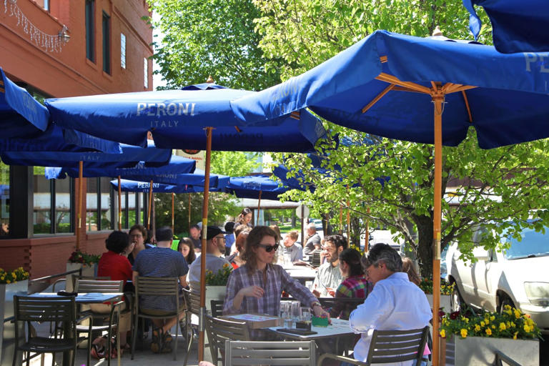 The best Chicago restaurants for an affordable date