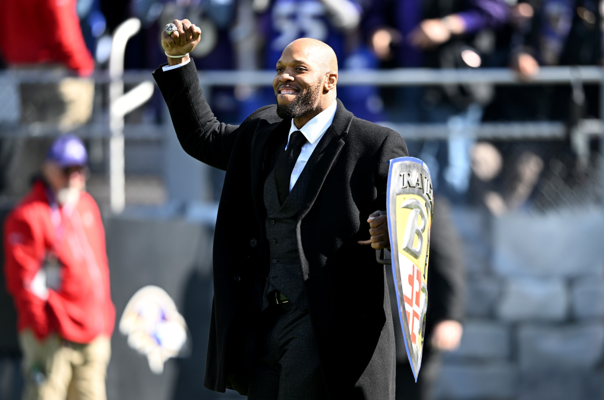 Judge Announces Ruling In Terrell Suggs Starbucks Threat Case