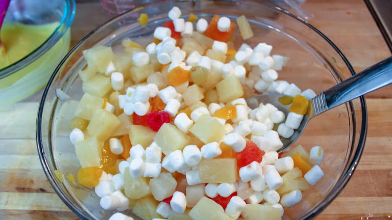 This Old-fashioned Fruit Salad Can Be Made Any Time Of Year - Family ...