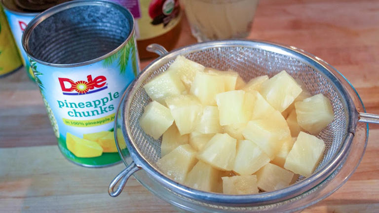 This Old-fashioned Fruit Salad Can Be Made Any Time Of Year - Family ...