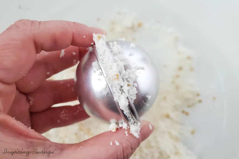 Soothing Oatmeal Bath Bomb Recipe for Dry Skin