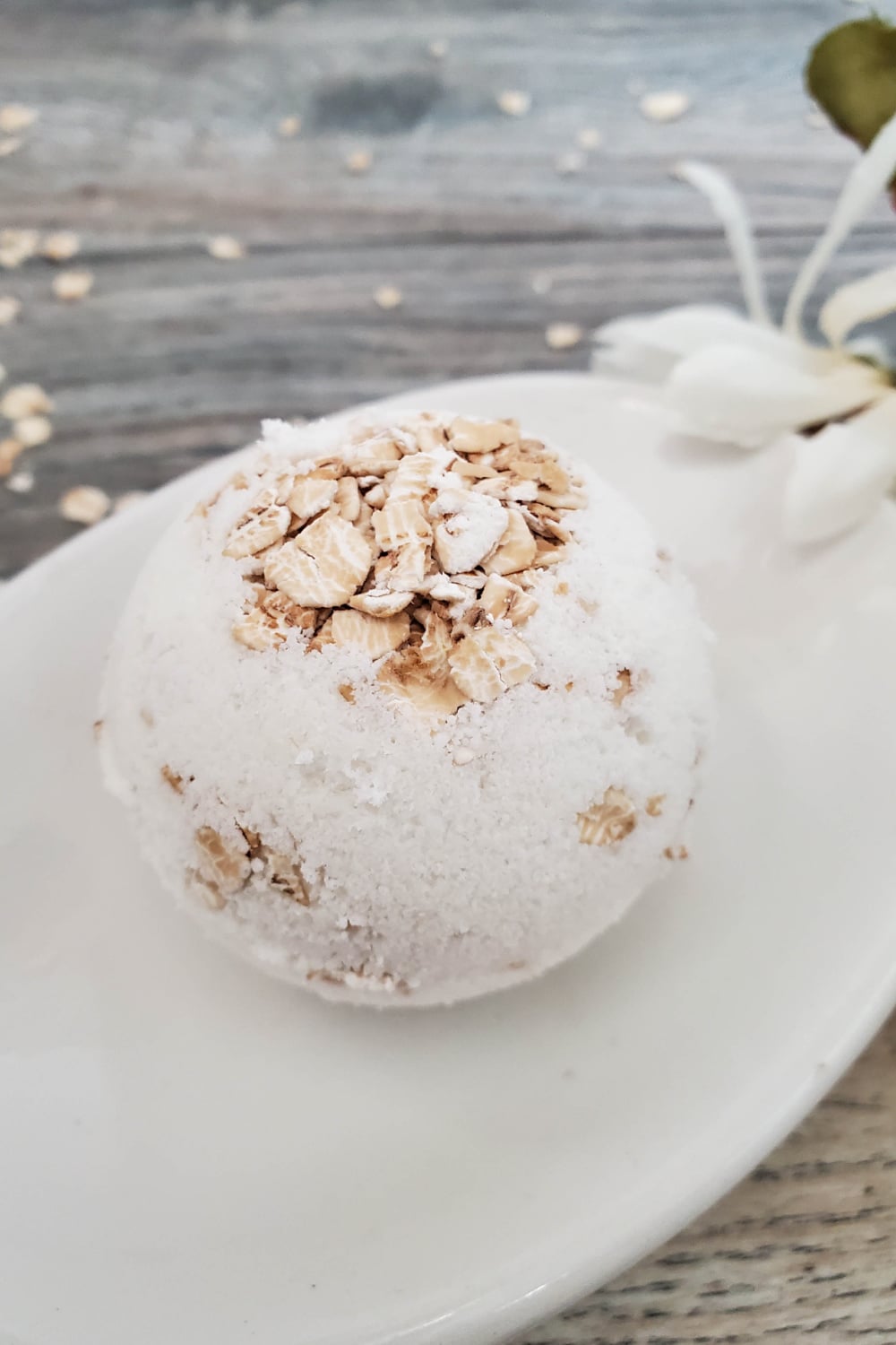 Soothing Oatmeal Bath Bomb Recipe for Dry Skin