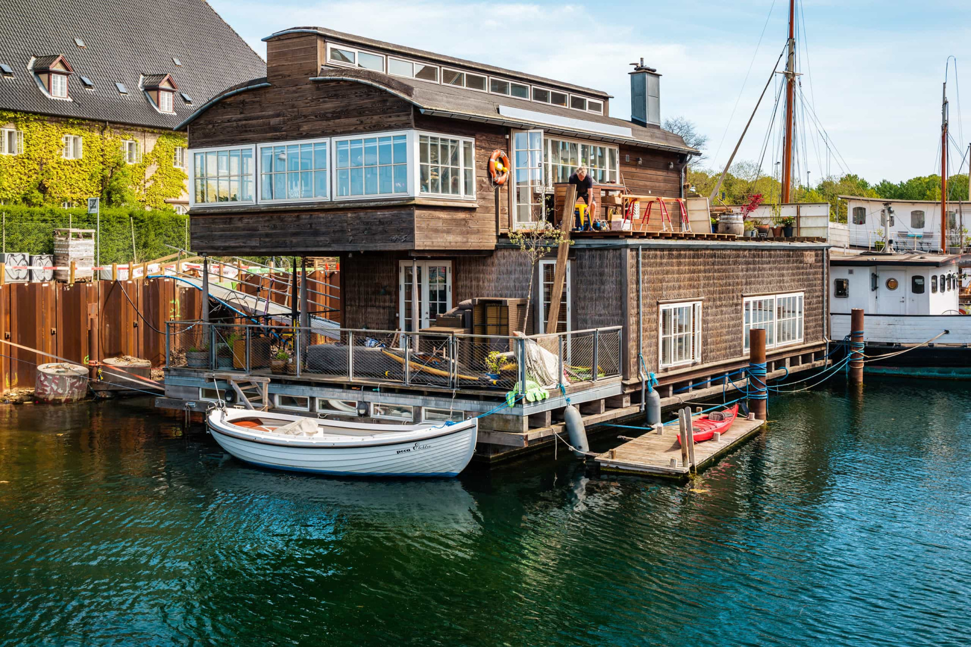 The pros and cons of living on a houseboat