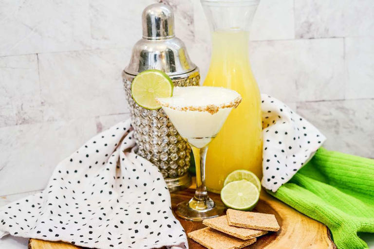Easy Key Lime Martini Recipe