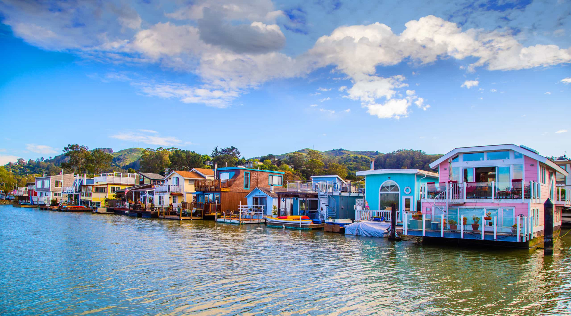 The pros and cons of living on a houseboat
