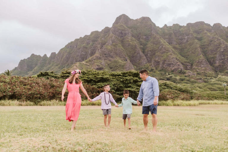 How to get magazine-worthy Oahu family photos without schlepping camera ...
