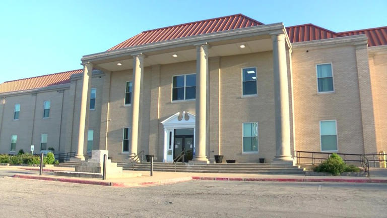 Competing Jefferson County budgets show a closing gap between sides as ... Competing Jefferson County budgets show a closing gap between sides as ...
