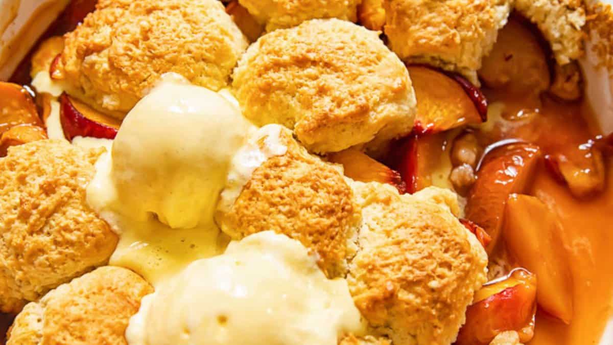 12 Heavenly Peach Cobbler Recipes to Celebrate Spring
