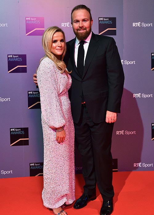 Below par: Wendy Lowry mocks husband Shane’s tan lines in hilarious ...