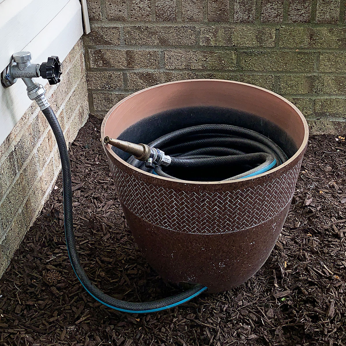 DIY Garden Hose Pot