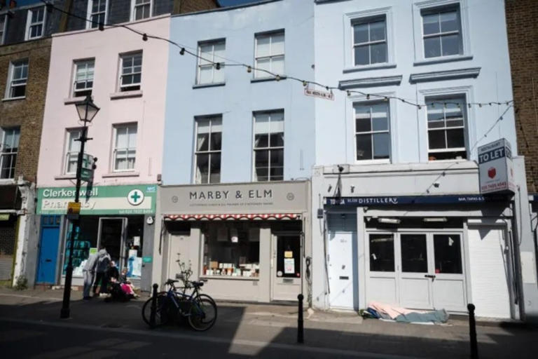 Small businesses 'lose 379m hours a year' on red tape